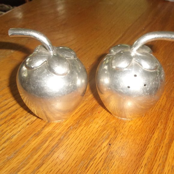 shakers | Kitchen | Salt Pepper Shakers Set Silver Metal Apples Figural | Poshmark